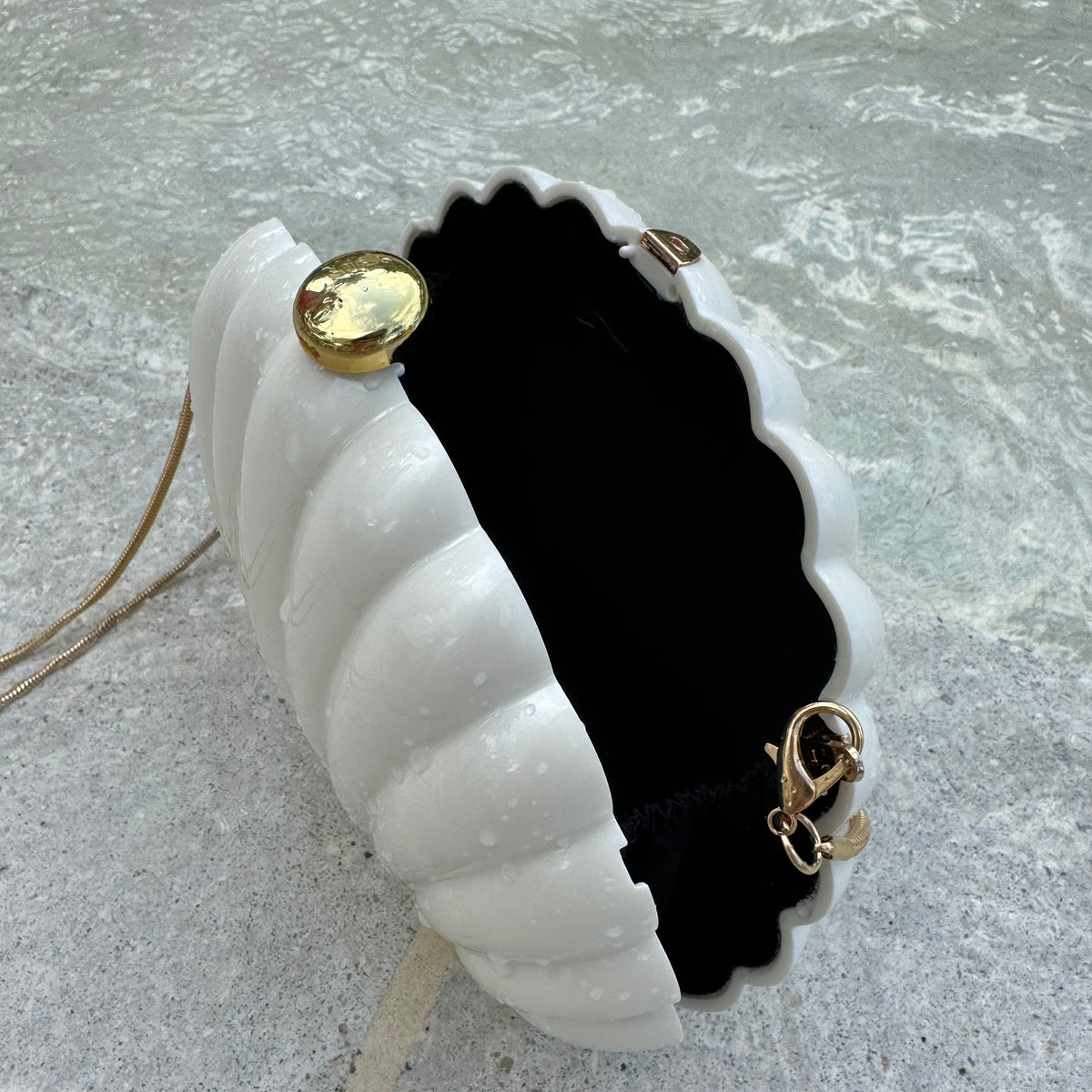 Seashell Purse in Pearl White – Breezyswimwear